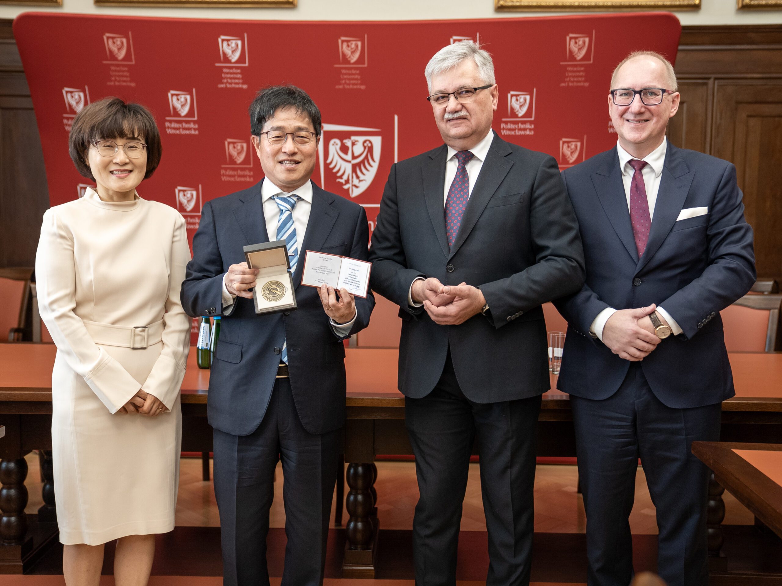 President of LG Energy Solution Wroclaw “Meritorious for the Faculty of ...